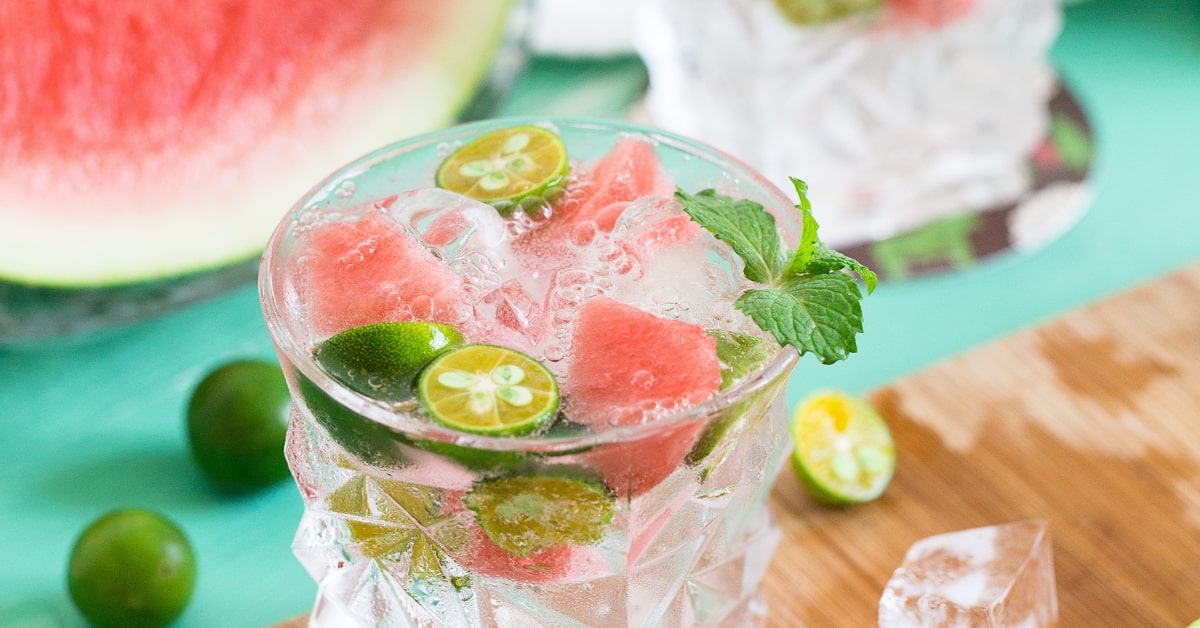 Cocktail Hour Ideas for a Garden Wedding | The Wedding Shoppe